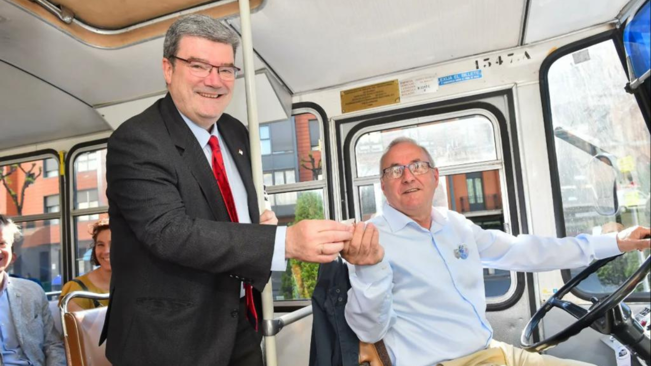 ‘El Azulito’, un símbolo del transporte en Bilbao